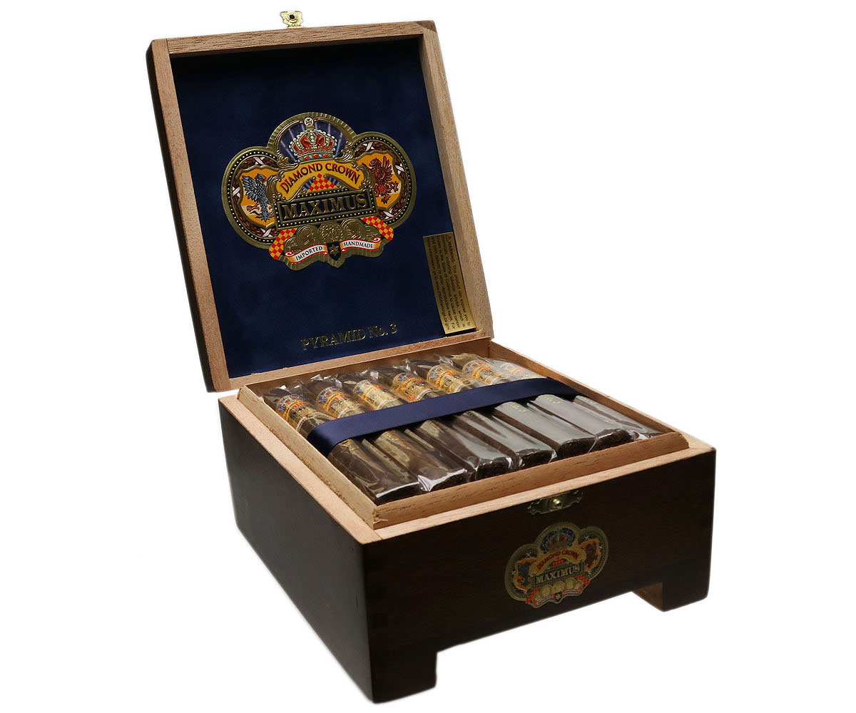 Maximus Pyramid #3 - Diamond Crown Cigars | Smokingpipes.com