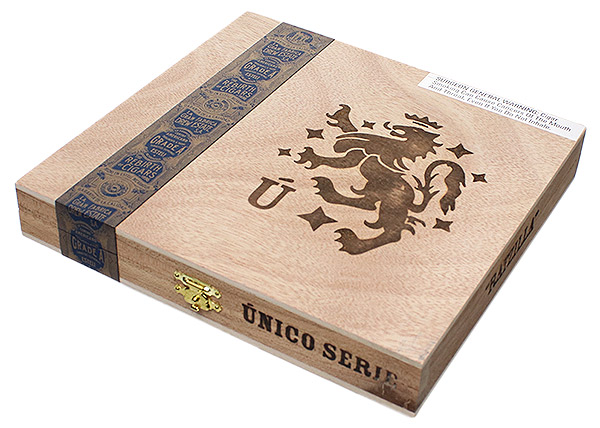 Liga Privada Único Serie Ratzilla | Smokingpipes.com