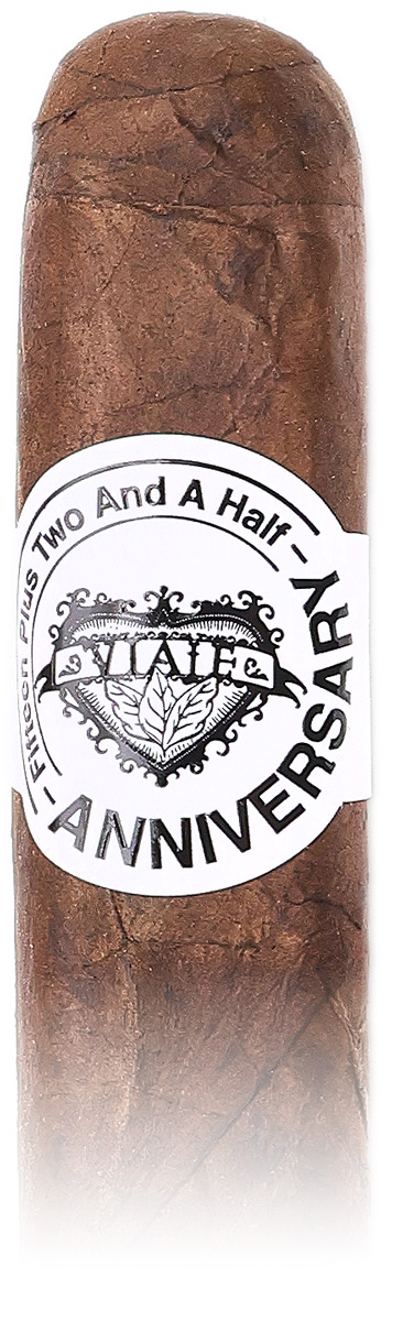 Fifteen Plus Two And A Half Black L.E. - Viaje Cigars